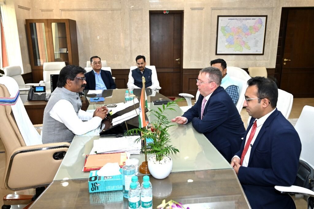 Andrew Fleming: मुख्यमंत्री श्री हेमन्त सोरेन से ब्रिटिश डिप्टी हाई ...