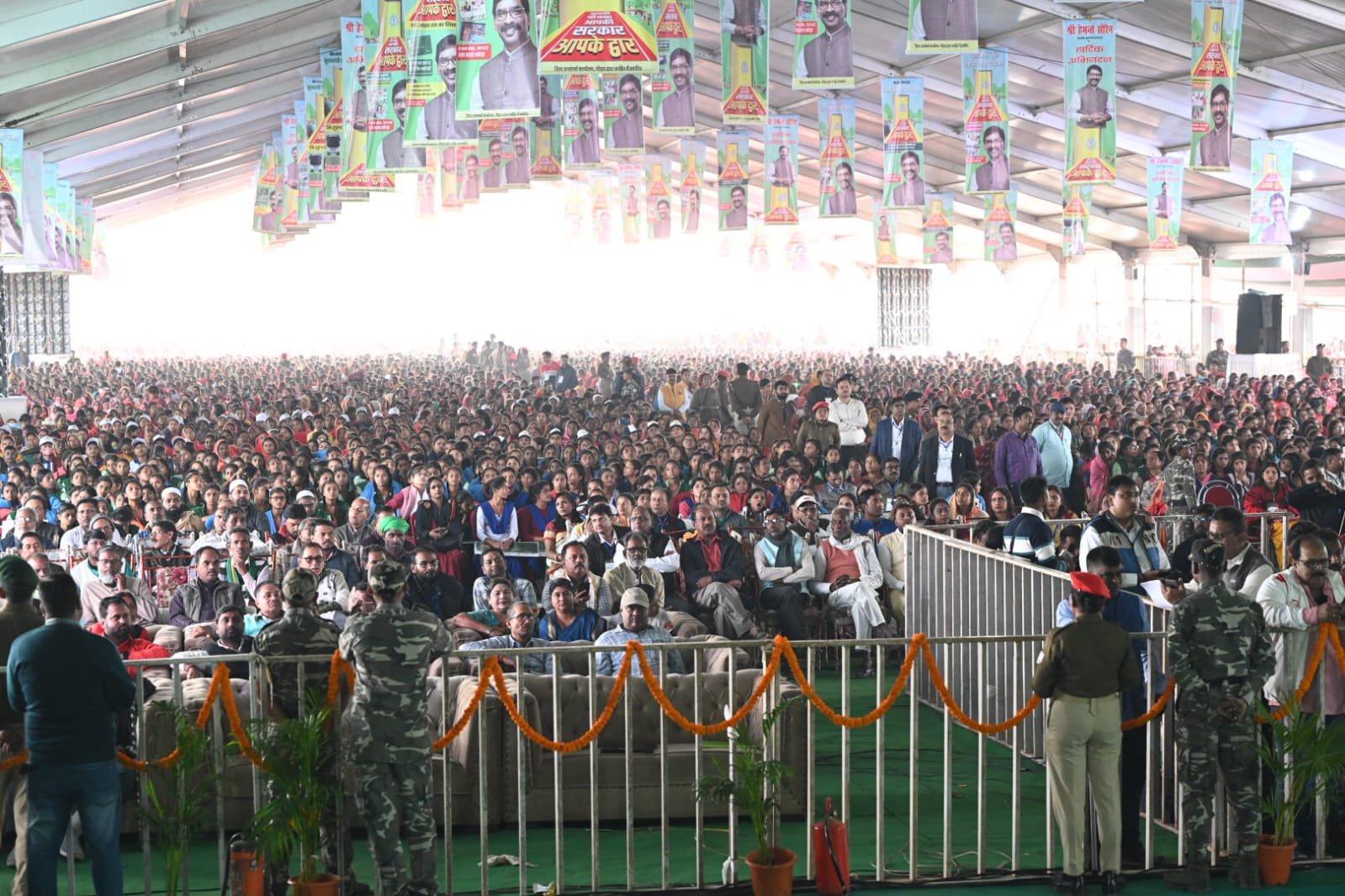 Aapki Sarkar Aapke Dwar Godda: हेमंत सोरेन ने उद्घाटन किया